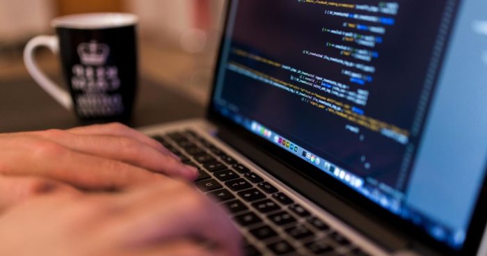 10 Laptop Untuk Programmer Terbaik dan Paling Laris